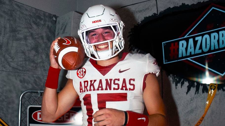 What are the Razorbacks getting in new QB commit Cason Myers?