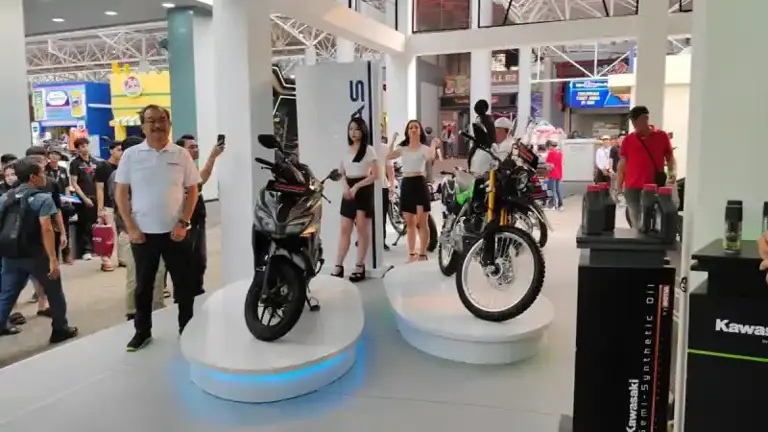 Kawasaki luncurkan tiga model baru di Jakarta Fair 2026, ada skuter ...