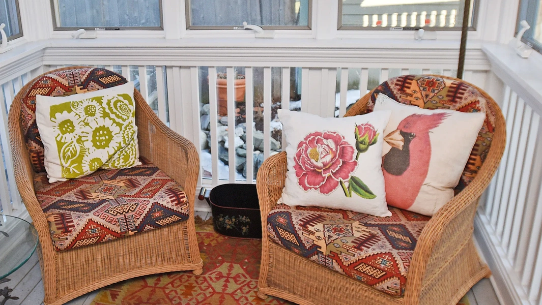 12 creative ideas for stylish screened-in porches