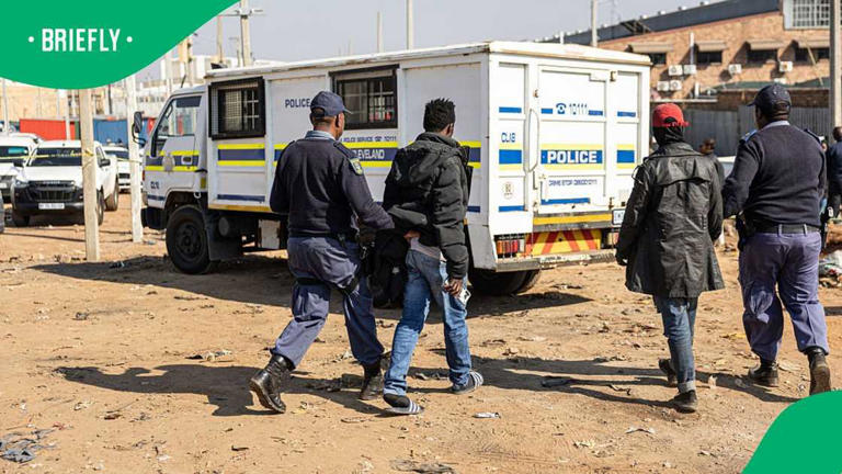 Alleged illegal immigrants who tried to flee roadblock arrested in ...