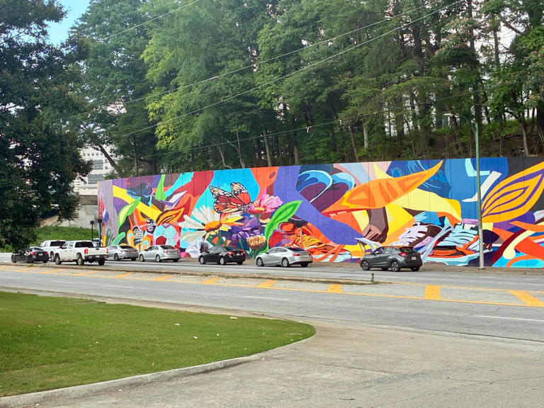 Atlanta crews clean up graffiti ahead of World Cup