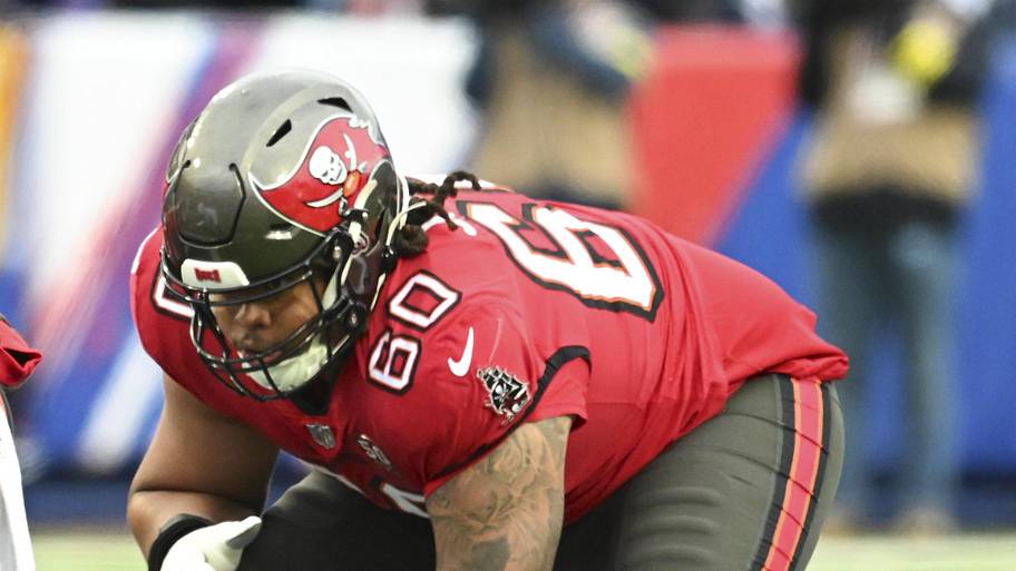 Former Buccaneers starter signs with Philadelphia Eagles