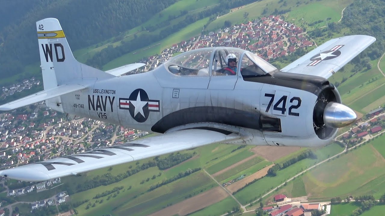 Watch this Vietnam-era aircraft fly by - "The growl never gets old"