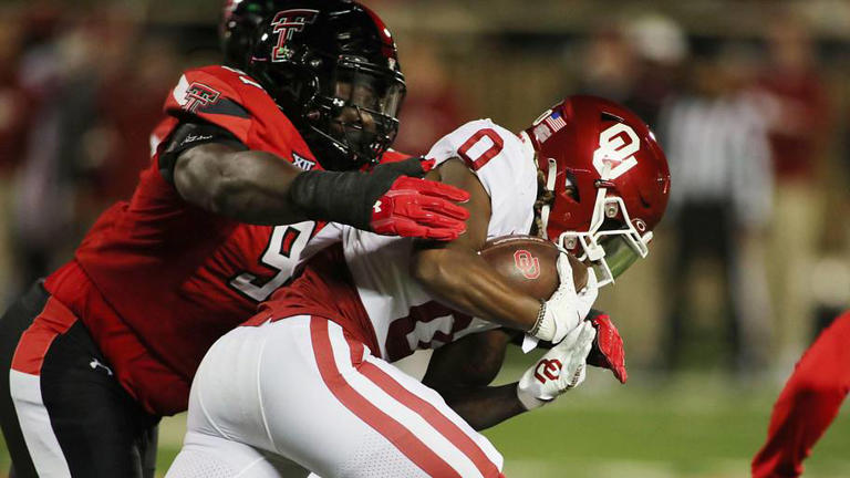 Eric Gray's 2022 among top five player seasons under Brent Venables at ...