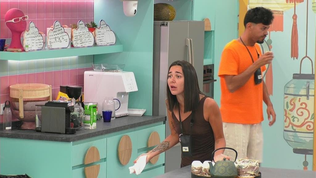 Liliana e Sara 'pegam-se' após dinâmica: «Pega nas malas e vai para ...