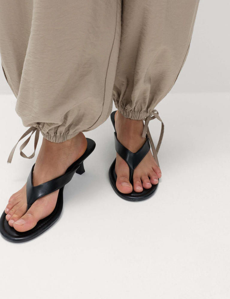 M&S’s £30 balloon trousers are the chic, comfy style to wear on repeat