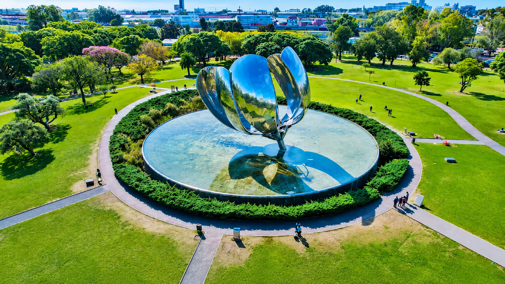 Buenos Aires’ giant metal flower that opens with the sun