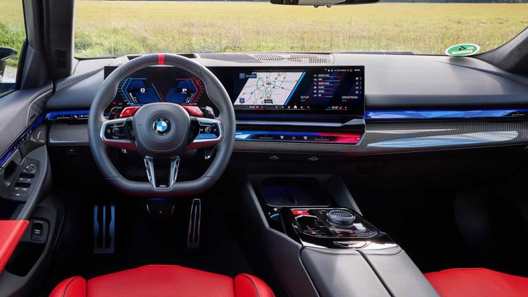 Fast people movers: BMW X5 M vs. M5 Touring