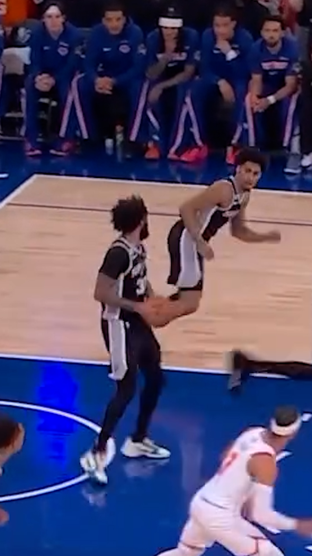 San Antonio Spurs set new finals record for most threes in a half