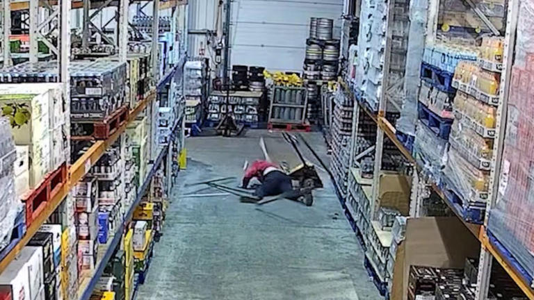 Painful video shows factory worker falling from factory roof and ...