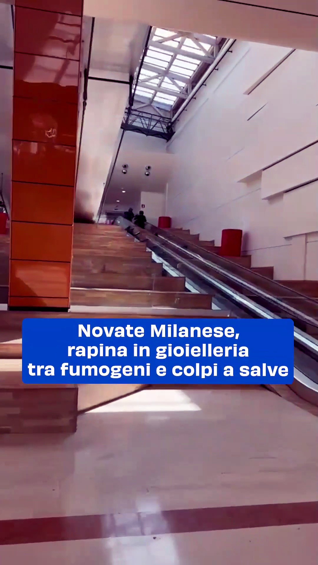 Novate Milanese, rapina in gioielleria tra fumogeni e colpi a salve