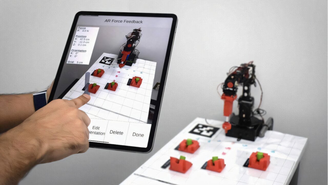 Seeing through a robot's eyes: Augmented reality helps humans predict ...
