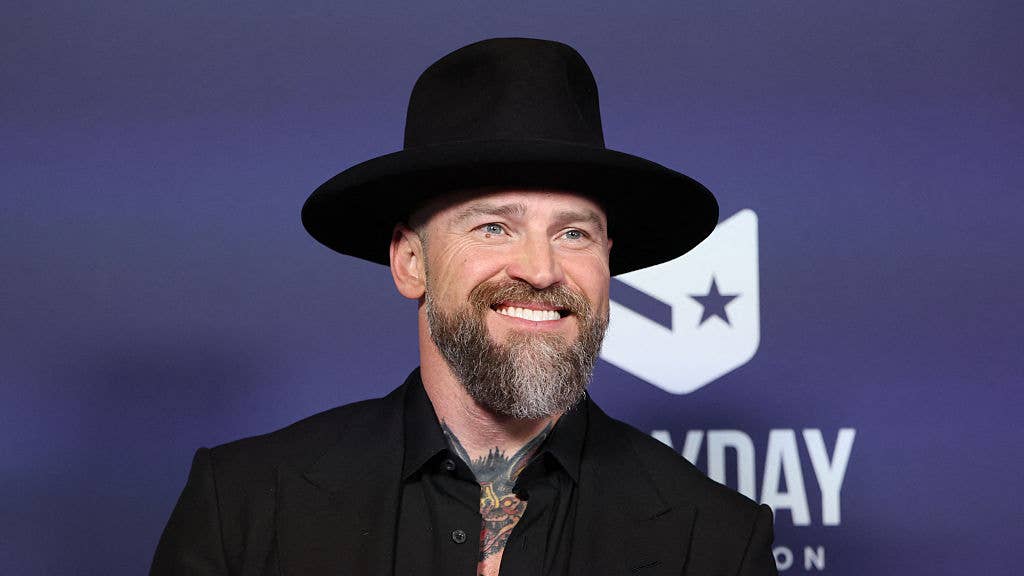 Country star Zac Brown announced as national anthem singer for UFC ...