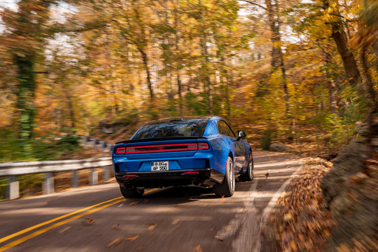 Dodge Charger, la muscle car torna in Europa ma senza V8: da 66.000 euro