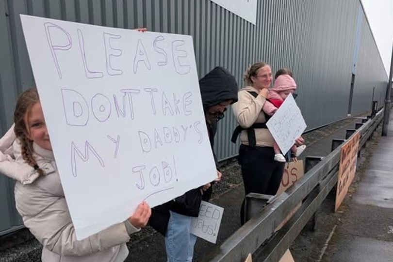 Protest held to stop paper firm DS Smith closure in Launceston