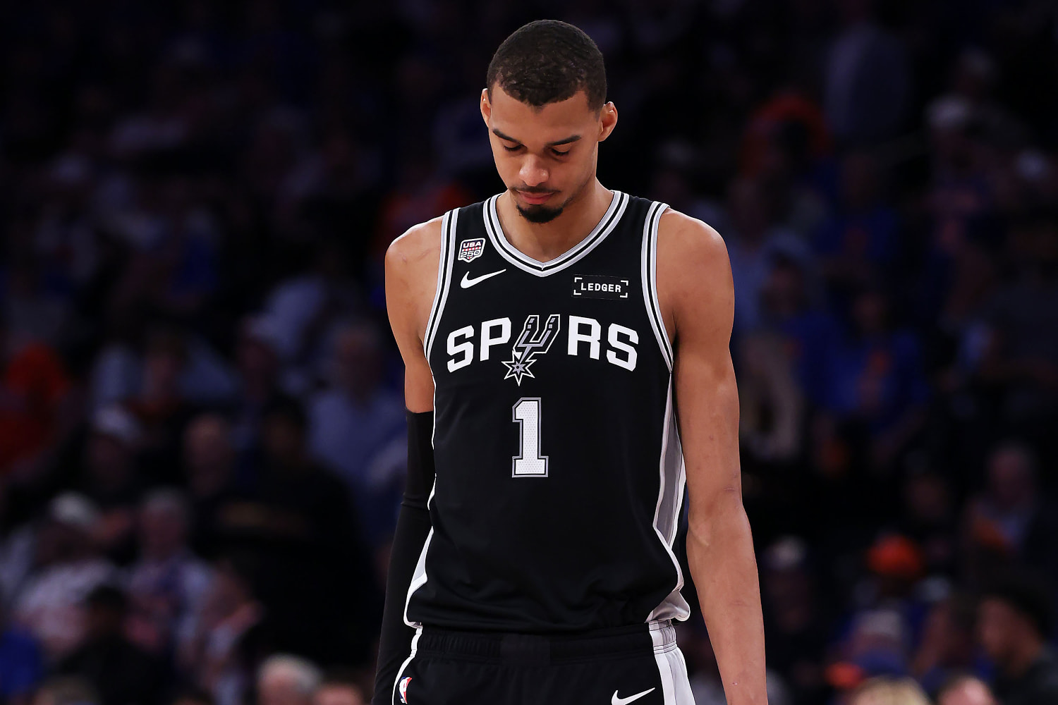 Silence fills Spurs locker room after devastating Game 4 meltdown