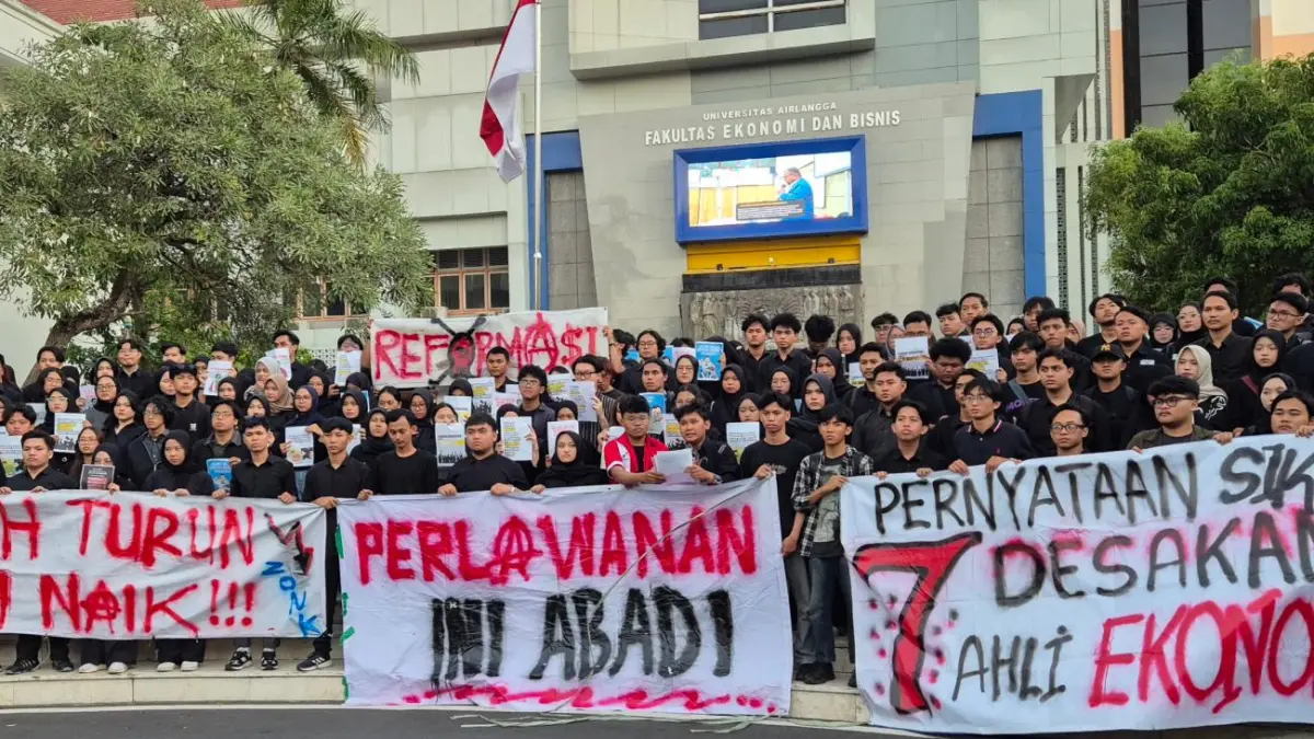 Resah kondisi ekonomi Indonesia, ratusan mahasiswa gelar deklarasi ...