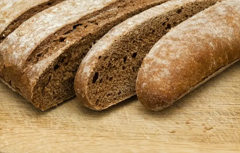 El pan no engorda si se combina con proteínas, según nutricionistas