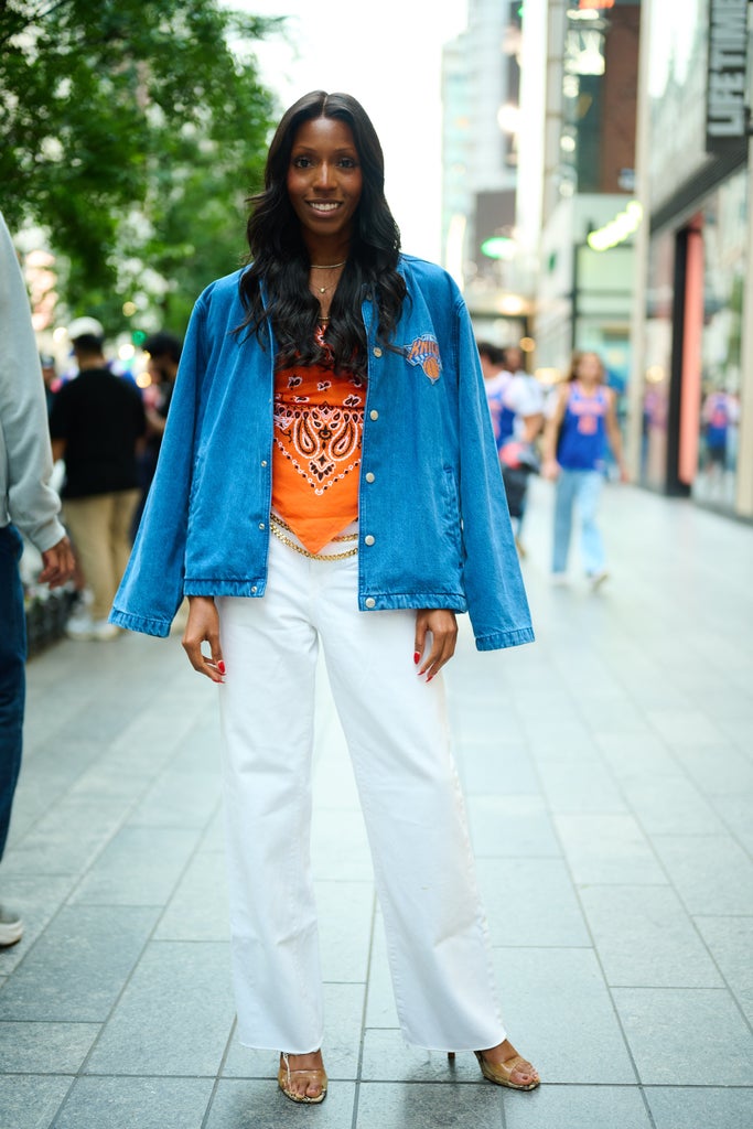 The orange-and-blue style playbook: How Knicks fans are serving ...