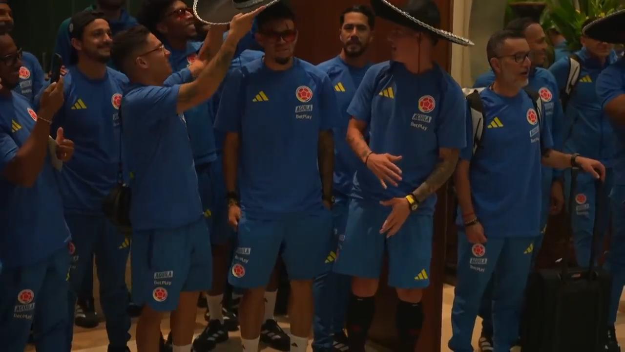 Mariachi band welcome Colombia squad to their hotel ahead of the World Cup