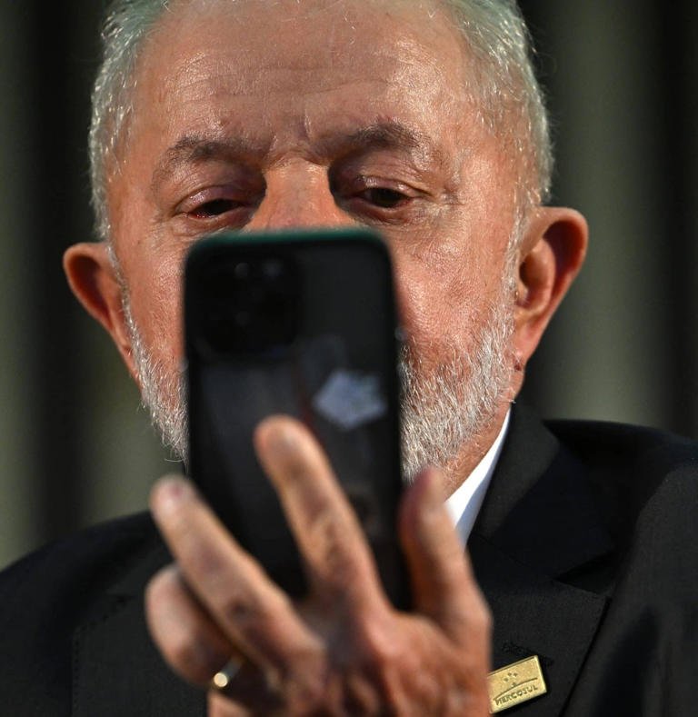 O ousado programa anunciado por Lula que vai devolver celulares ...