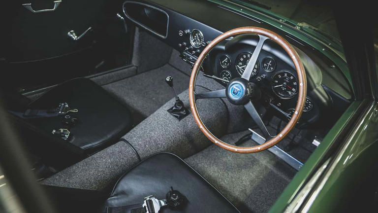 Vestito italiano, cuore inglese: è l'Aston Martin da 13 milioni di euro