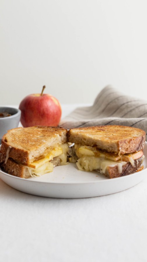 Apple fig and cheddar grilled cheese with incredible flavor