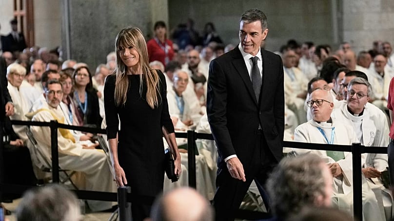 Espanha: inauguração da nova torre da Sagrada Família junta 120 mil pessoas