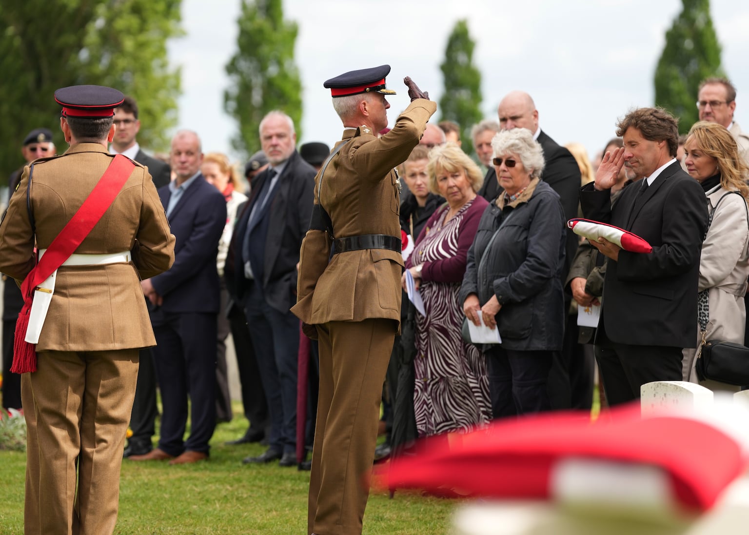 First World War soldier’s postcard from home helps unite family after a ...
