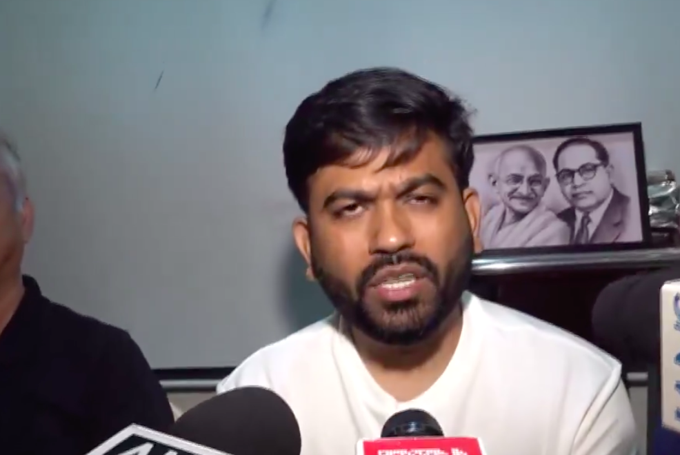 Cockroach Janata Party Founder Abhijeet Dipke Being trolled for calling ...