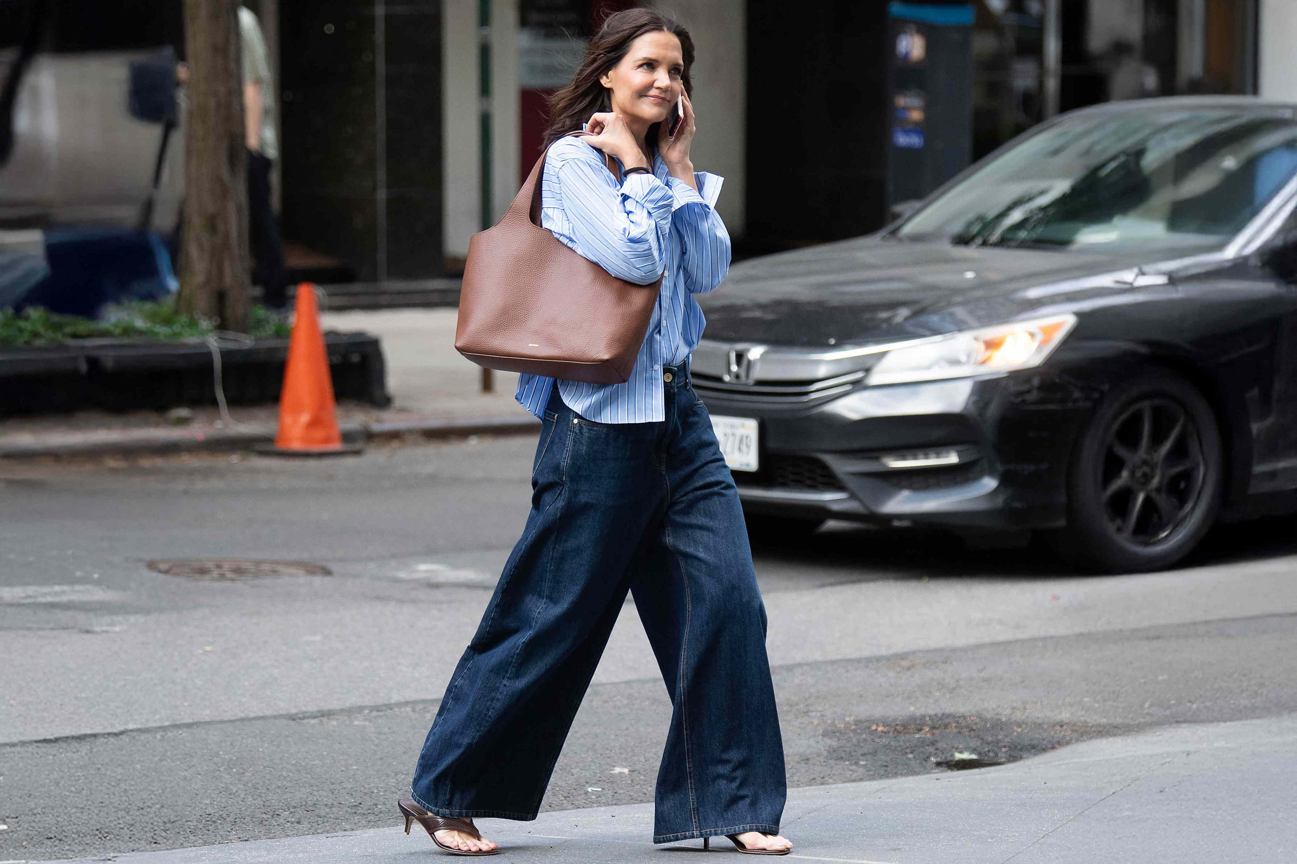 Katie Holmes’ effortless summer uniform might already be in your closet ...