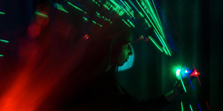 Une activité laser game obligatoire dans un prestigieux collège divise ...