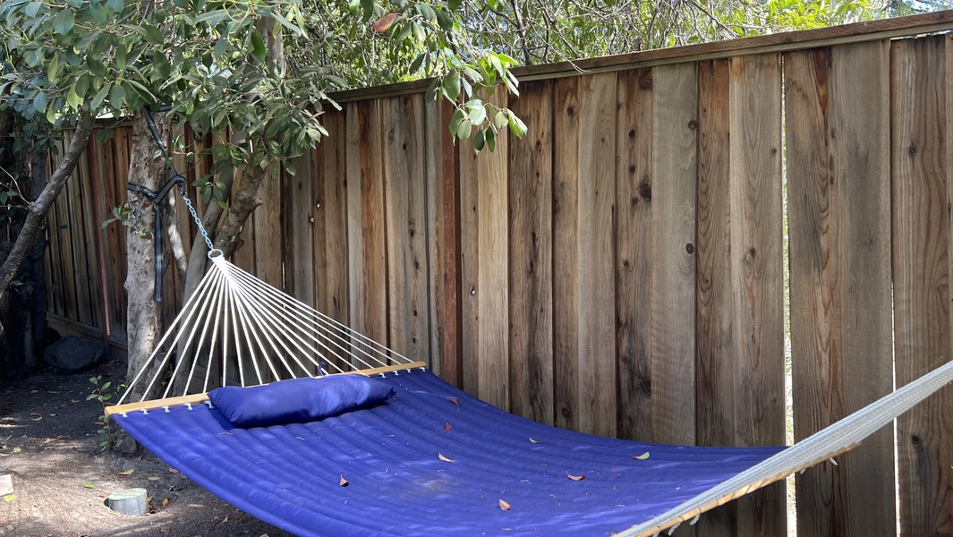 17 creative ideas for small backyard retreats