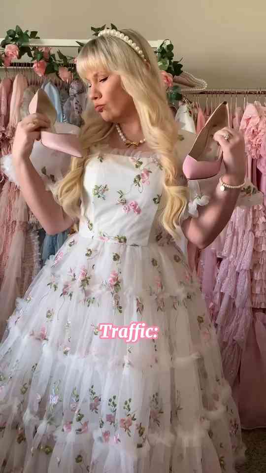Funny fashion moment every outfit lover knows