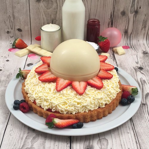 Strawberry spaghetti pie