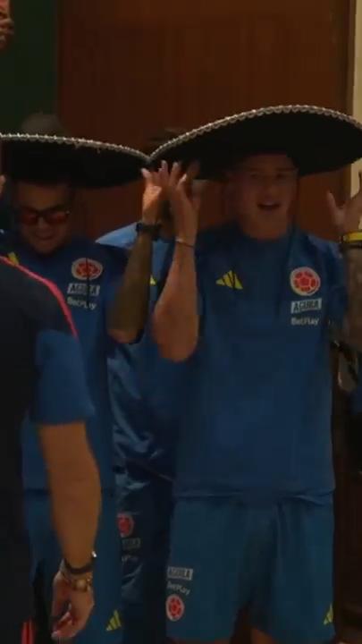Colombia World Cup squad welcomed by mariachi band on arrival at ...