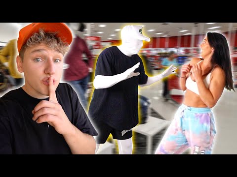 Prankster elicits a dramatic reaction with a startling mannequin stunt
