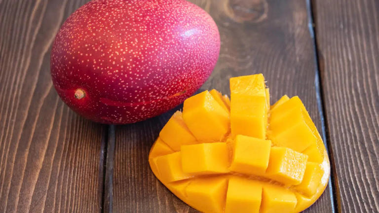 A farmer from Bihar is cultivating Japan's most expensive mango: 4 ...