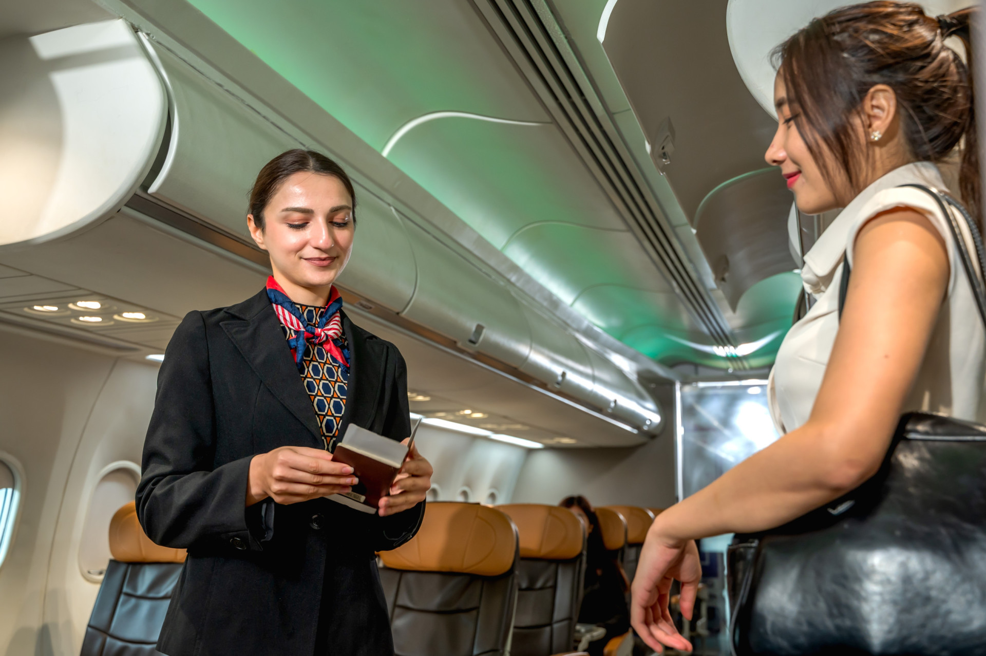 Obvious signs of first-time business class passengers, according to ...