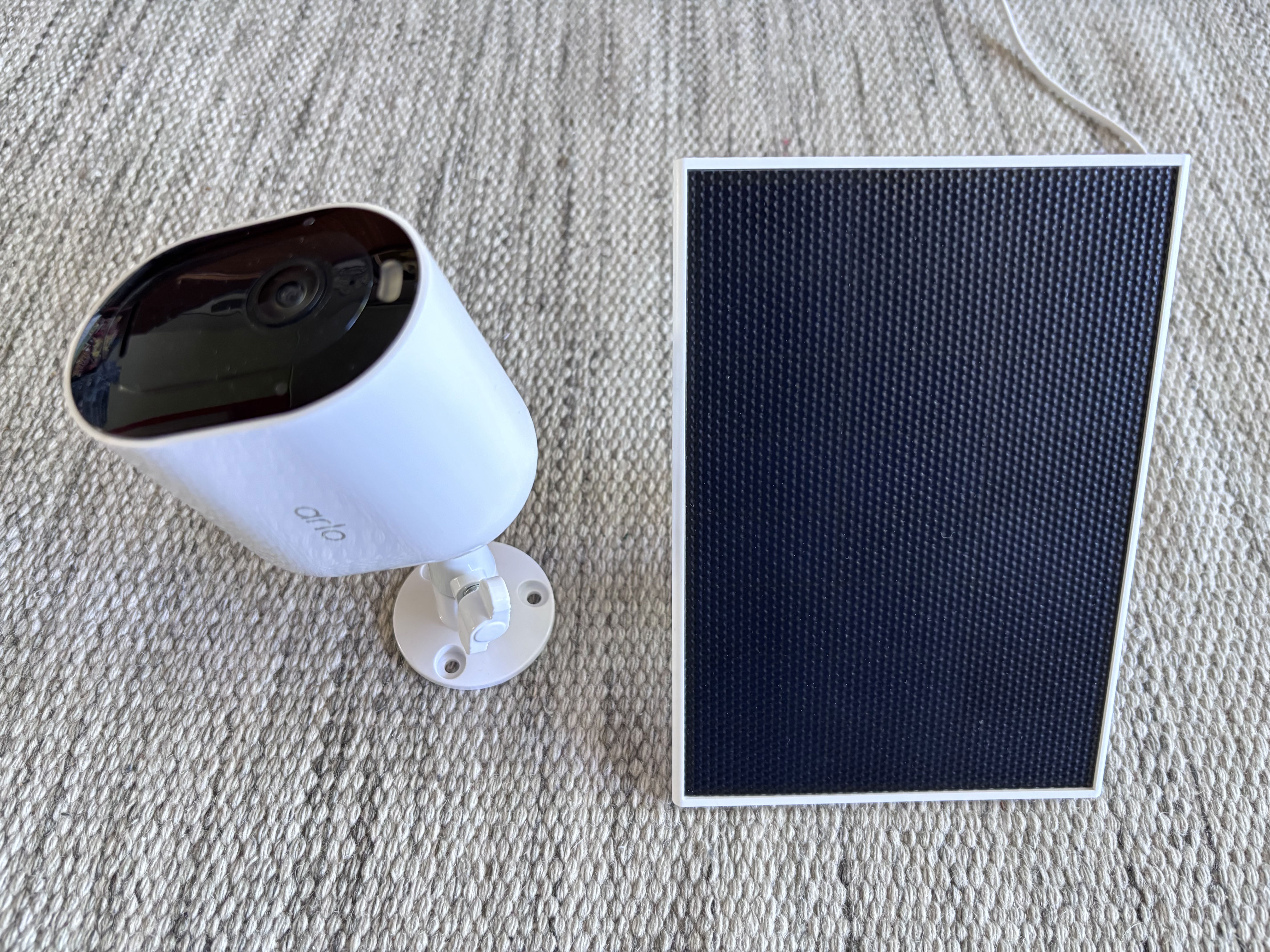 Arlo Pro 6 im Test: Starke Überwachungskamera mit teurem Abo-Modell