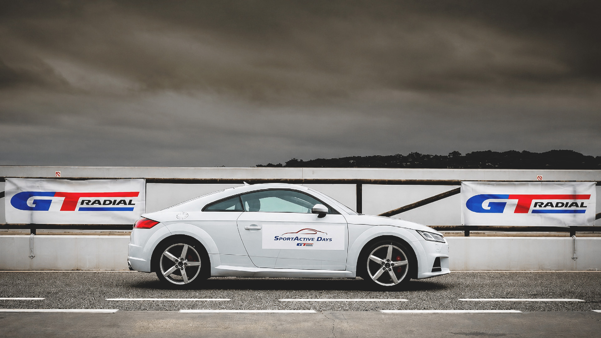 How does the GT Radial SportActive perform against competitors?