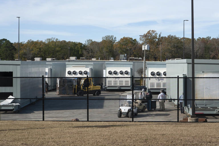 Dana to combine with Eaton’s mobility business in $5.1 billion deal