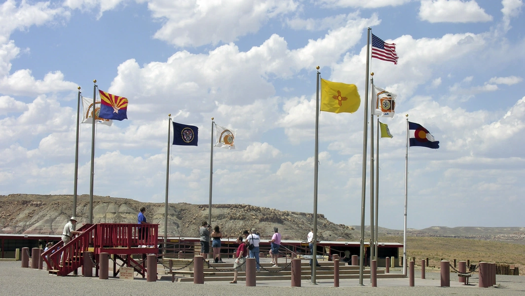 9 unusual stories behind US state borders