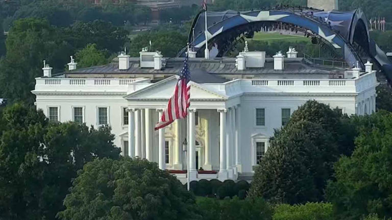 UFC White House Octagon tour offers first look at setup