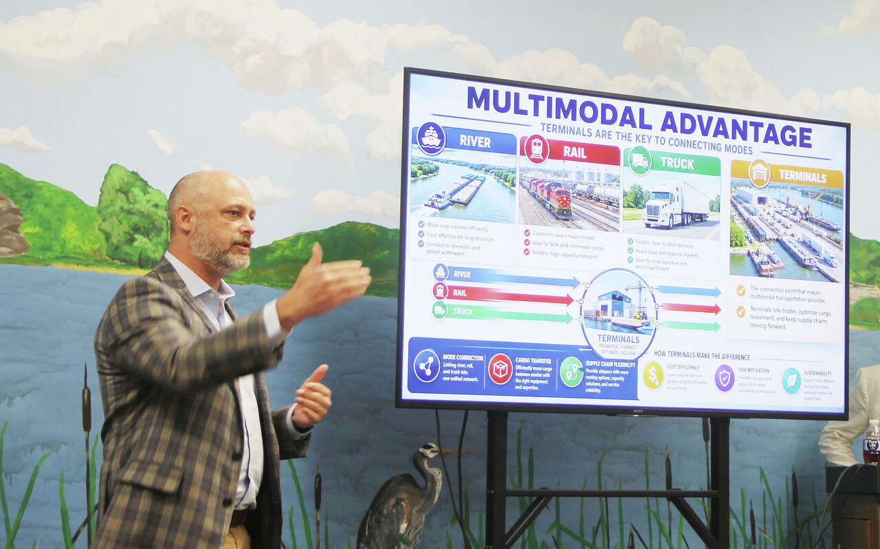 FreightWeekSTL tour highlights Mel Price Lock and Dam infrastructure