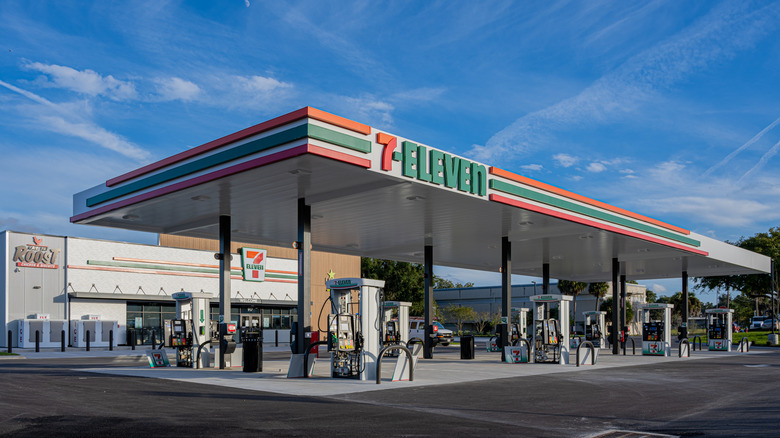 You probably didn't know these fast food chains are Guinness World ...