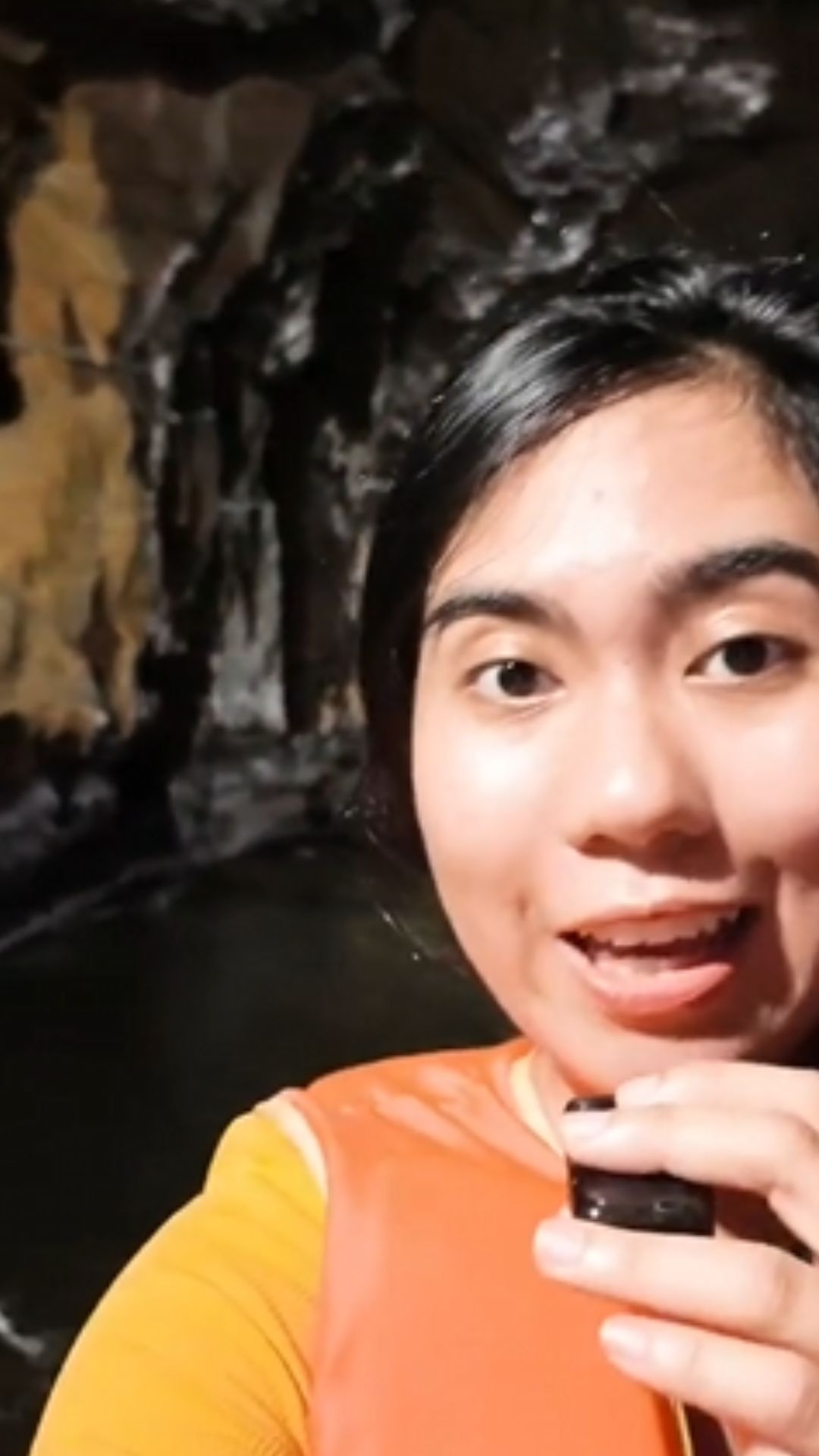 Inside the longest cave in Trang An a hidden wonder of Vietnam