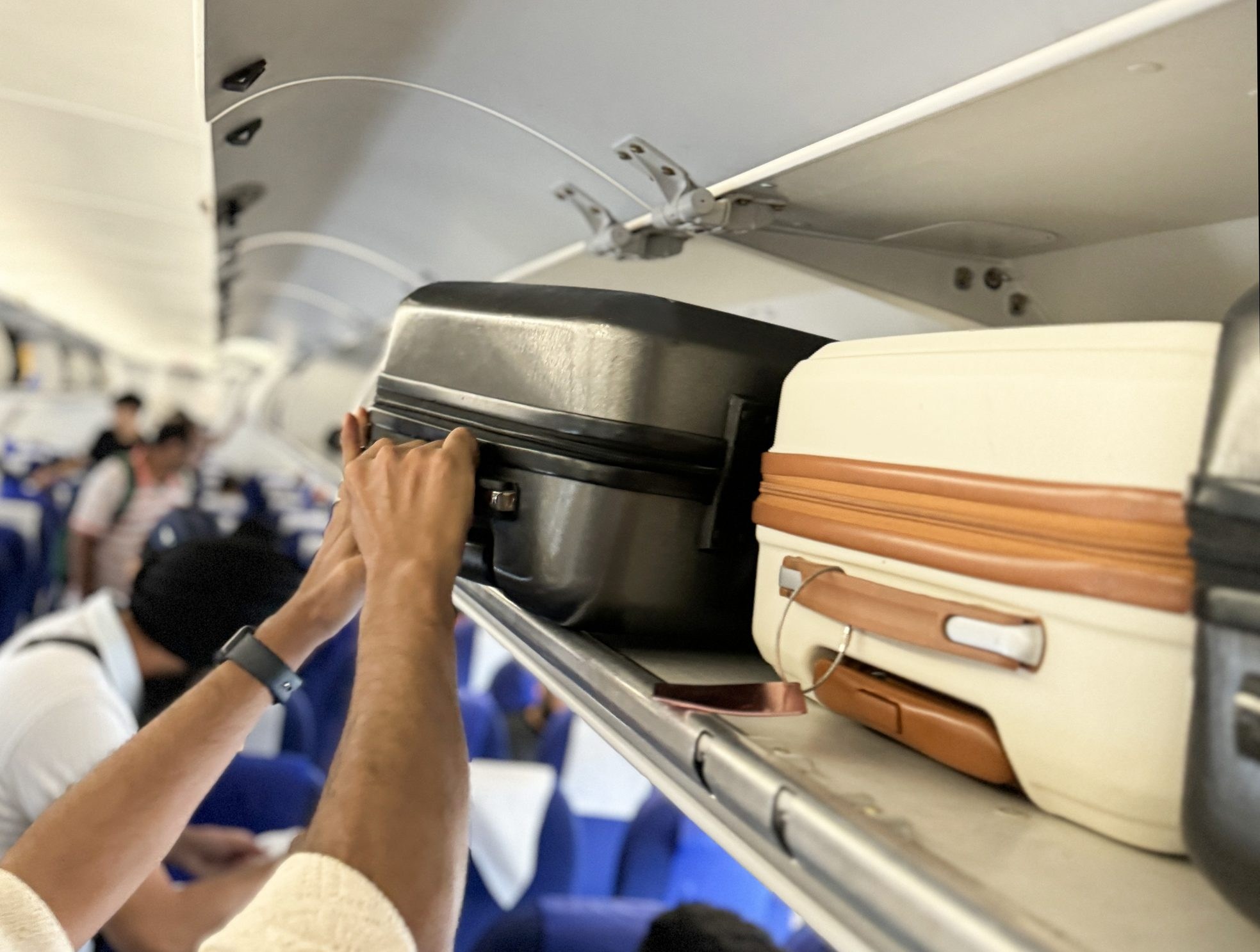 Airlines may lock overhead compartments due to 'selfish' passengers