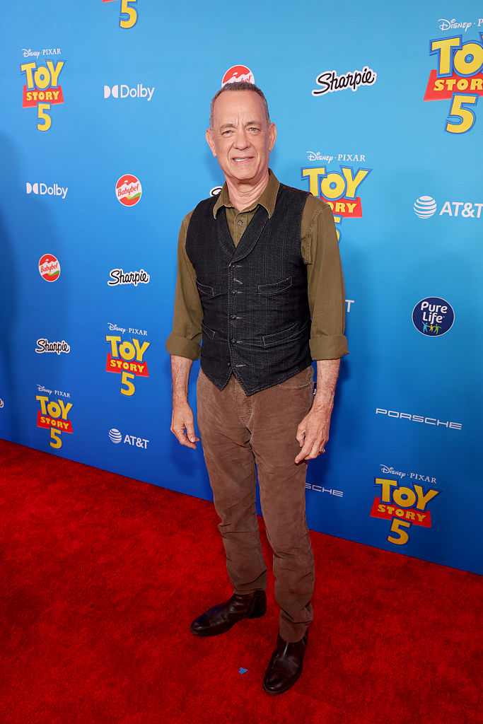 Red carpet: Tom Hanks, Taylor Swift, and Tim Allen at the premiere of ...