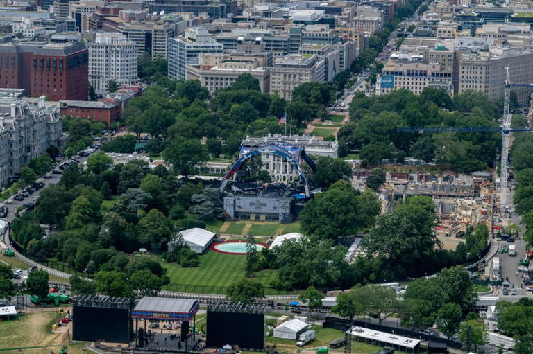 White House turned into building site with UFC construction and ...